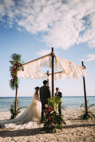 Chic Tropical Beach Wedding | Philippines Wedding Blog
