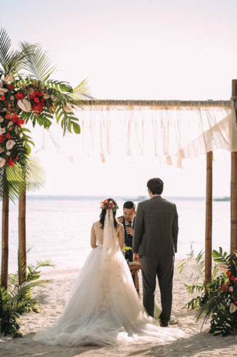 Chic Tropical Beach Wedding | Philippines Wedding Blog
